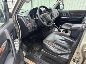 Pelēks Mitsubishi Pajero 2008 Marijampole, ar dzinēja tilpumu 3.20 L un nobraukumu 320 tūkst. km par 4950 €, foto 8 vietnē AUTOMOTO.COM.LV