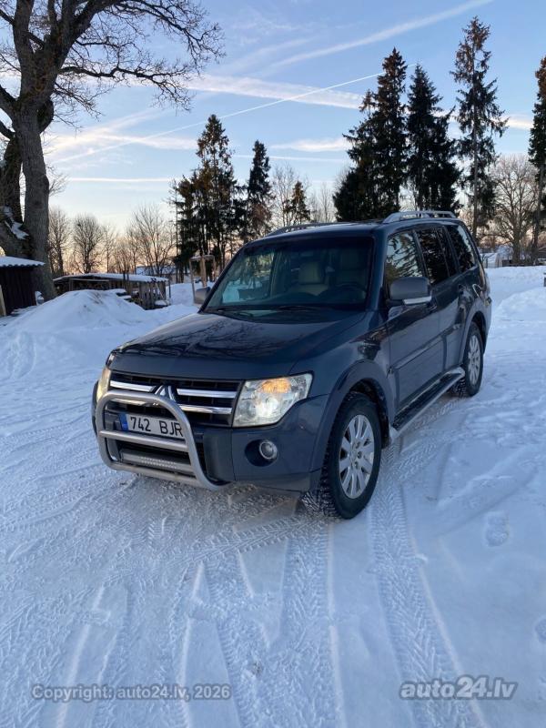 Grey Mitsubishi Pajero 2008 in Tallinn, with an engine capacity of 3.20 L and mileage of 290 thousand km for 6300 €, photo 1 on AUTOMOTO.COM.LV
