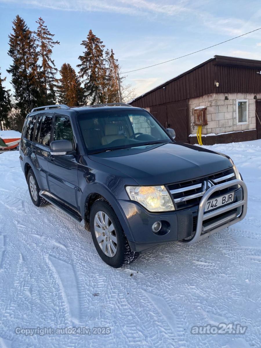 Pelēks Mitsubishi Pajero 2008 Tallina, ar dzinēja tilpumu 3.20 L un nobraukumu 290 tūkst. km par 6300 €, foto 2 vietnē AUTOMOTO.COM.LV