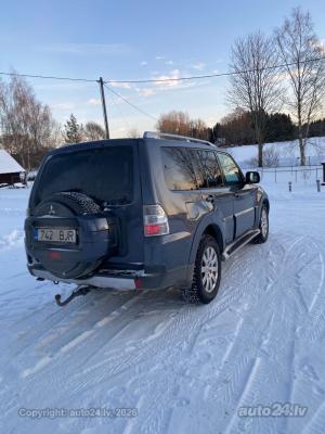 Pelēks Mitsubishi Pajero 2008 Tallina, ar dzinēja tilpumu 3.20 L un nobraukumu 290 tūkst. km par 6300 €, foto 4 vietnē AUTOMOTO.COM.LV