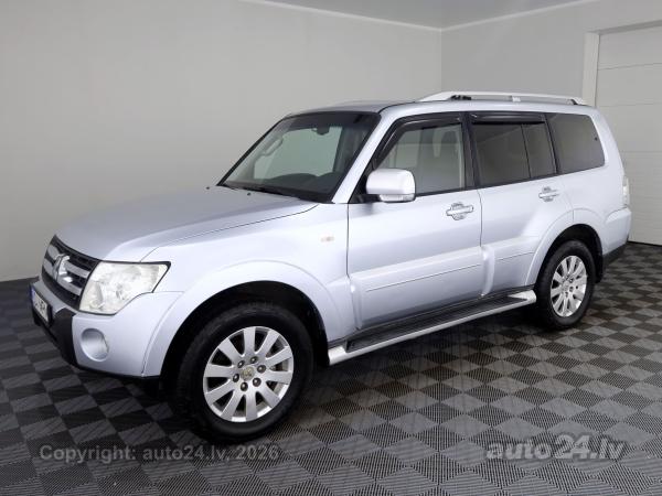 Pelēks Mitsubishi Pajero 2008 Tallina, ar dzinēja tilpumu 3.20 L un nobraukumu 364 tūkst. km par 4999 €, foto 2 vietnē AUTOMOTO.COM.LV