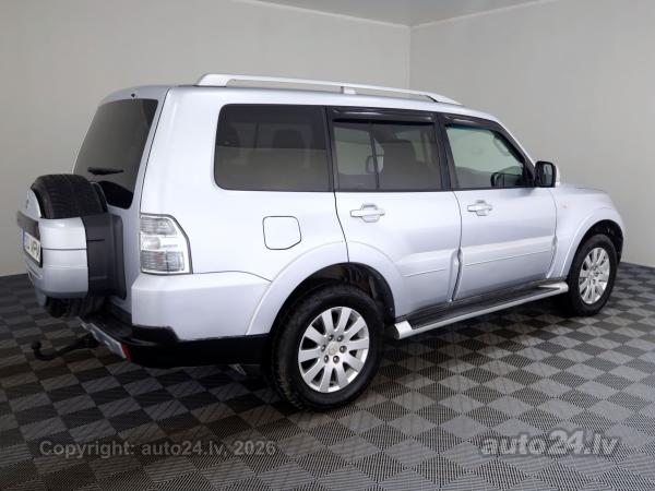 Pelēks Mitsubishi Pajero 2008 Tallina, ar dzinēja tilpumu 3.20 L un nobraukumu 364 tūkst. km par 4999 €, foto 3 vietnē AUTOMOTO.COM.LV