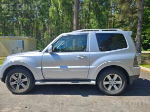 Grey Mitsubishi Pajero 2008 in Riga, with an engine capacity of 3.20 L and mileage of 162 thousand km for 6400 €, photo 3 on AUTOMOTO.COM.LV