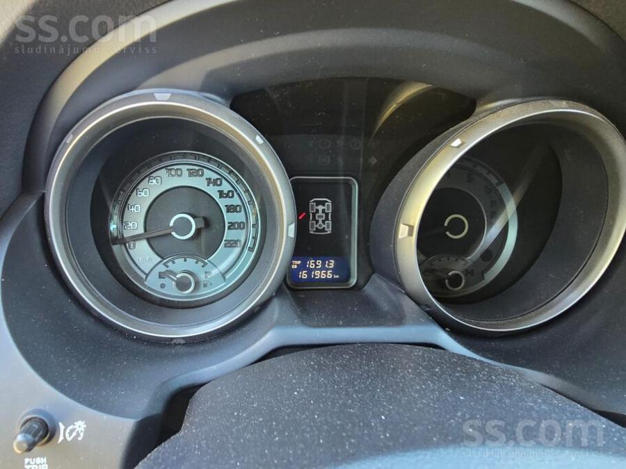 Grey Mitsubishi Pajero 2008 in Riga, with an engine capacity of 3.20 L and mileage of 162 thousand km for 6400 €, photo 7 on AUTOMOTO.COM.LV