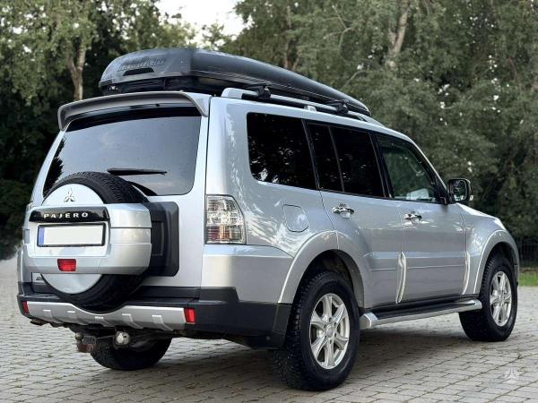 Pelēks Mitsubishi Pajero 2008 Viļņa, ar dzinēja tilpumu 3.20 L un nobraukumu 141 tūkst. km par 7250 €, foto 6 vietnē AUTOMOTO.COM.LV