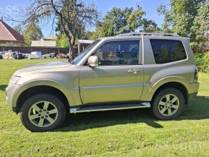 Pelēks Mitsubishi Pajero 2008 Rīga, ar dzinēja tilpumu 3.20 L un nobraukumu 319 tūkst. km par 5250 €, foto  vietnē AUTOMOTO.COM.LV