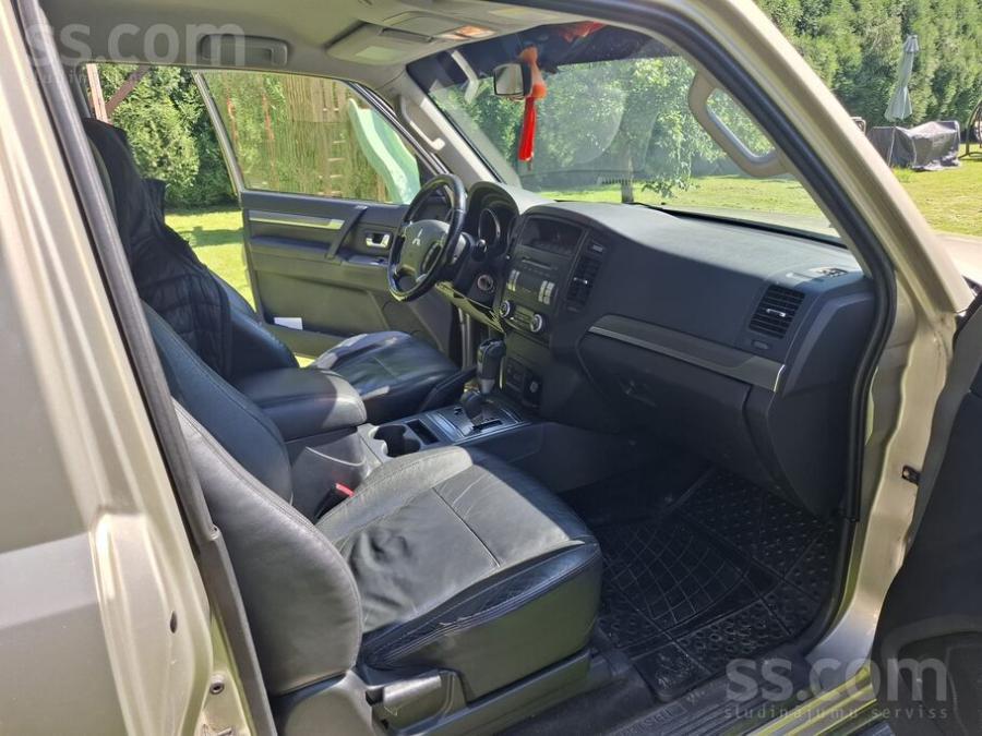 Pelēks Mitsubishi Pajero 2008 Rīga, ar dzinēja tilpumu 3.20 L un nobraukumu 319 tūkst. km par 5250 €, foto 6 vietnē AUTOMOTO.COM.LV