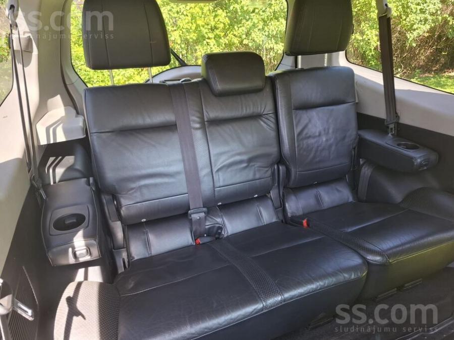 Pelēks Mitsubishi Pajero 2008 Rīga, ar dzinēja tilpumu 3.20 L un nobraukumu 319 tūkst. km par 5250 €, foto 9 vietnē AUTOMOTO.COM.LV
