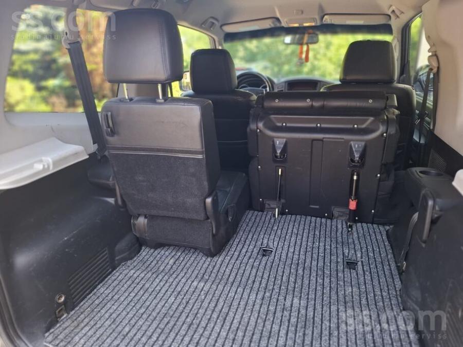 Pelēks Mitsubishi Pajero 2008 Rīga, ar dzinēja tilpumu 3.20 L un nobraukumu 319 tūkst. km par 5250 €, foto 12 vietnē AUTOMOTO.COM.LV