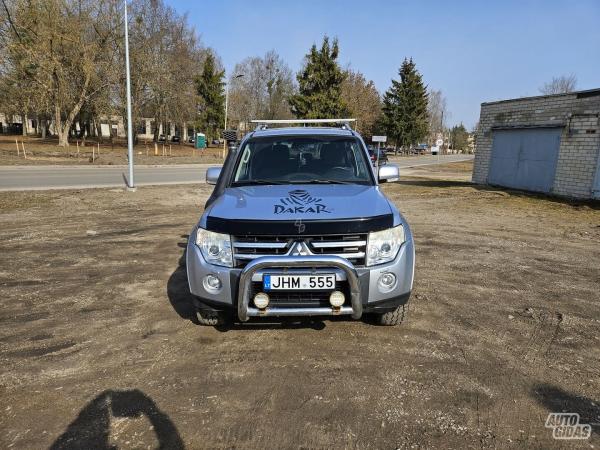 Pelēks Mitsubishi Pajero 2009 Prienai, ar dzinēja tilpumu 3.20 L un nobraukumu 350 tūkst. km par 8500 €, foto 3 vietnē AUTOMOTO.COM.LV