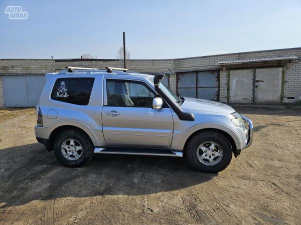 Pelēks Mitsubishi Pajero 2009 Prienai, ar dzinēja tilpumu 3.20 L un nobraukumu 350 tūkst. km par 8500 €, foto 5 vietnē AUTOMOTO.COM.LV