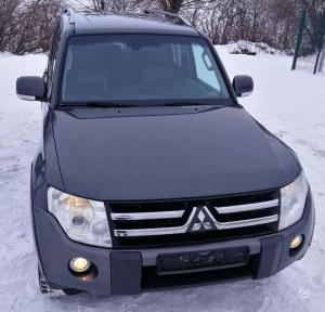 Pelēks Mitsubishi Pajero 2011 Telšiai, ar dzinēja tilpumu 3.20 L un nobraukumu 393 tūkst. km par 10700 €, foto 2 vietnē AUTOMOTO.COM.LV