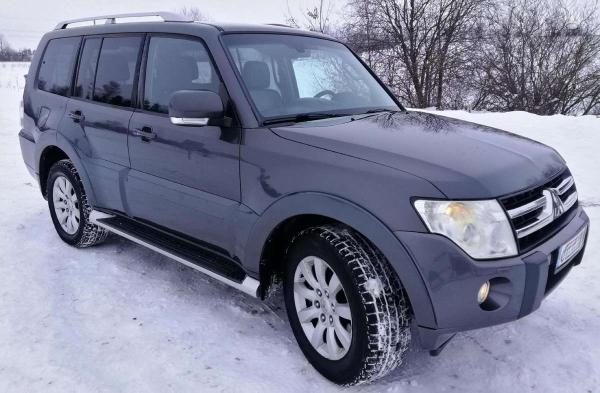 Pelēks Mitsubishi Pajero 2011 Telšiai, ar dzinēja tilpumu 3.20 L un nobraukumu 393 tūkst. km par 10700 €, foto 3 vietnē AUTOMOTO.COM.LV