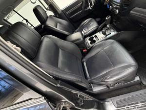 Grey Mitsubishi Pajero 2011 in Vilnius, with an engine capacity of 3.20 L and mileage of 310 thousand km for 6900 €, photo 7 on AUTOMOTO.COM.LV