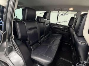 Grey Mitsubishi Pajero 2011 in Vilnius, with an engine capacity of 3.20 L and mileage of 310 thousand km for 6900 €, photo 13 on AUTOMOTO.COM.LV