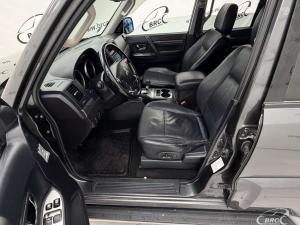 Grey Mitsubishi Pajero 2011 in Vilnius, with an engine capacity of 3.20 L and mileage of 310 thousand km for 6900 €, photo 24 on AUTOMOTO.COM.LV