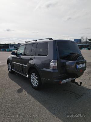 Grey Mitsubishi Pajero 2012 in Tallinn, with an engine capacity of 3.20 L and mileage of 177 thousand km for 16500 €, photo  on AUTOMOTO.COM.LV