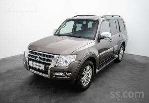 Pelēks Mitsubishi Pajero 2017 Tallina, ar dzinēja tilpumu 3.20 L un nobraukumu 196 tūkst. km par 17499 €, foto  vietnē AUTOMOTO.COM.LV