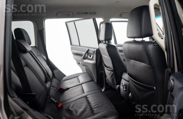 Grey Mitsubishi Pajero 2017 in Tallinn, with an engine capacity of 3.20 L and mileage of 196 thousand km for 17499 €, photo 9 on AUTOMOTO.COM.LV