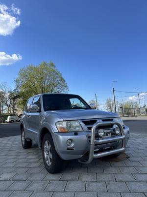 Pelēks Mitsubishi Pajero 2005 Tallina, ar dzinēja tilpumu 3.20 L un nobraukumu 224 tūkst. km par 5300 €, foto 3 vietnē AUTOMOTO.COM.LV