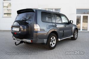 Grey Mitsubishi Pajero 2007 in Tartu, with an engine capacity of 3.20 L and mileage of 327 thousand km for 7500 €, photo 5 on AUTOMOTO.COM.LV