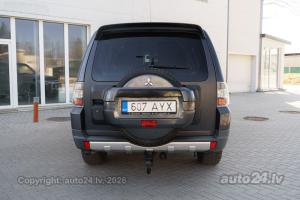 Grey Mitsubishi Pajero 2007 in Tartu, with an engine capacity of 3.20 L and mileage of 327 thousand km for 7500 €, photo 6 on AUTOMOTO.COM.LV