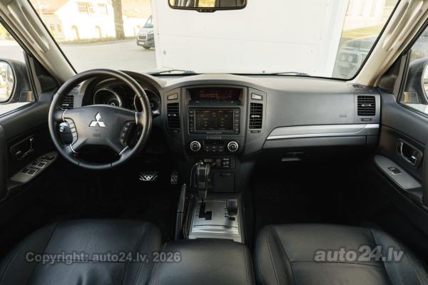 Grey Mitsubishi Pajero 2007 in Tartu, with an engine capacity of 3.20 L and mileage of 327 thousand km for 7500 €, photo 9 on AUTOMOTO.COM.LV
