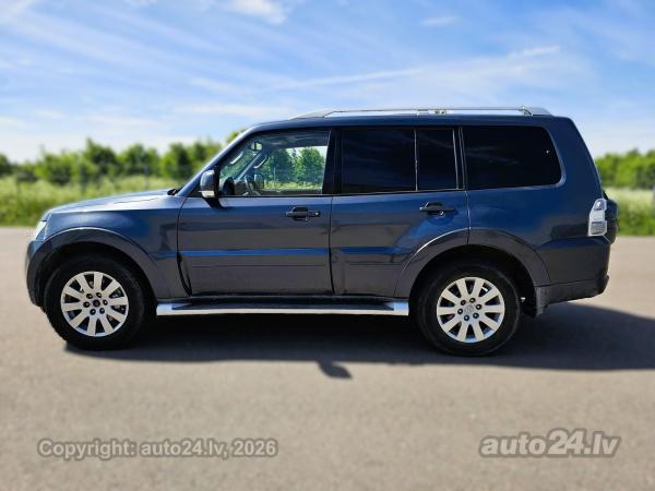 Grey Mitsubishi Pajero 2008 in Tallinn, with an engine capacity of 3.20 L and mileage of 235 thousand km for 10900 €, photo 6 on AUTOMOTO.COM.LV