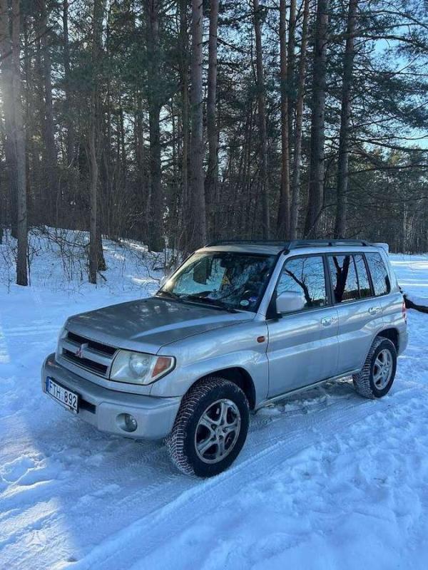 Grey Mitsubishi pajero-pinin 2002 in Vilnius, with an engine capacity of 1.83 L and mileage of 159 thousand km for 1800 €, photo 1 on AUTOMOTO.COM.LV