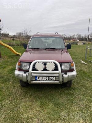 Sarkans Mitsubishi Pajero 1992 Talsi, ar dzinēja tilpumu 2.50 L un nobraukumu 250 tūkst. km par 1850 €, foto  vietnē AUTOMOTO.COM.LV