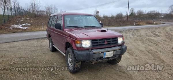 Red Mitsubishi Pajero 1997 in Tallinn, with an engine capacity of 2.80 L and mileage of 380 thousand km for 1650 €, photo 1 on AUTOMOTO.COM.LV