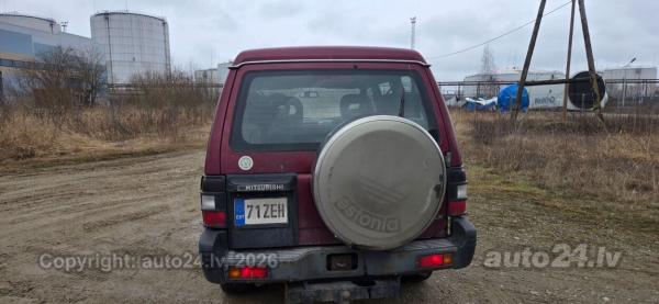 Red Mitsubishi Pajero 1997 in Tallinn, with an engine capacity of 2.80 L and mileage of 380 thousand km for 1650 €, photo 4 on AUTOMOTO.COM.LV