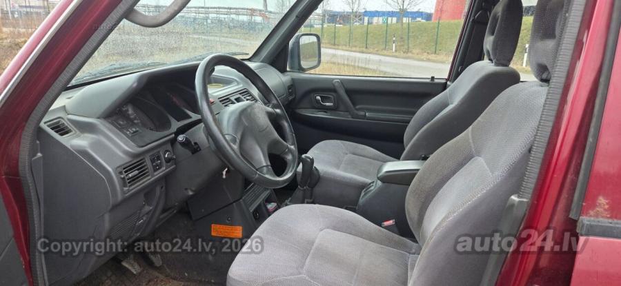 Sarkans Mitsubishi Pajero 1997 Tallina, ar dzinēja tilpumu 2.80 L un nobraukumu 380 tūkst. km par 1650 €, foto 6 vietnē AUTOMOTO.COM.LV