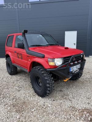 Red Mitsubishi Pajero 1998 in Balvi, with an engine capacity of 3.20 L and mileage of 200 thousand km for 7499 €, photo  on AUTOMOTO.COM.LV