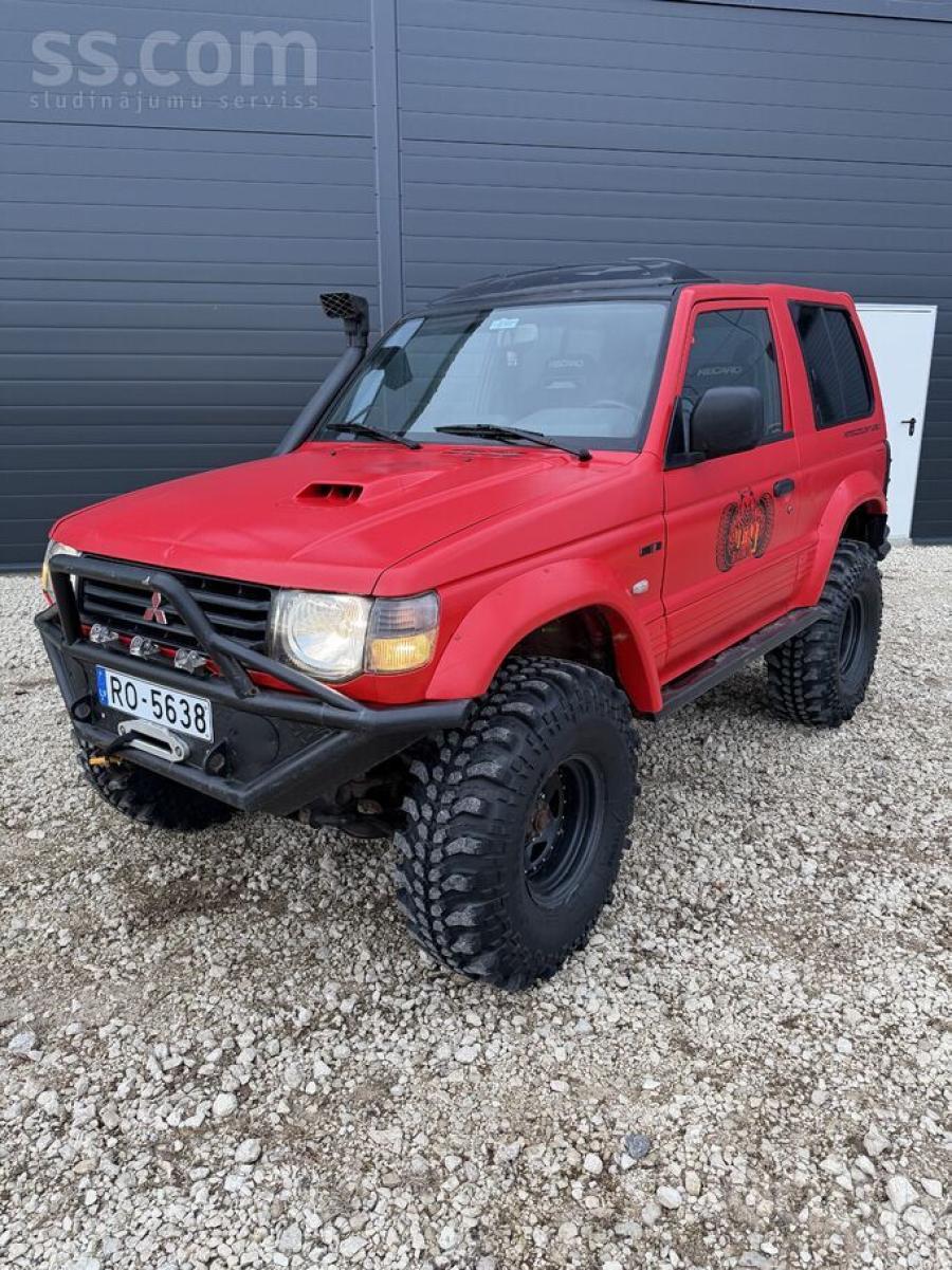 Sarkans Mitsubishi Pajero 1998 Balvi, ar dzinēja tilpumu 3.20 L un nobraukumu 200 tūkst. km par 7499 €, foto 3 vietnē AUTOMOTO.COM.LV