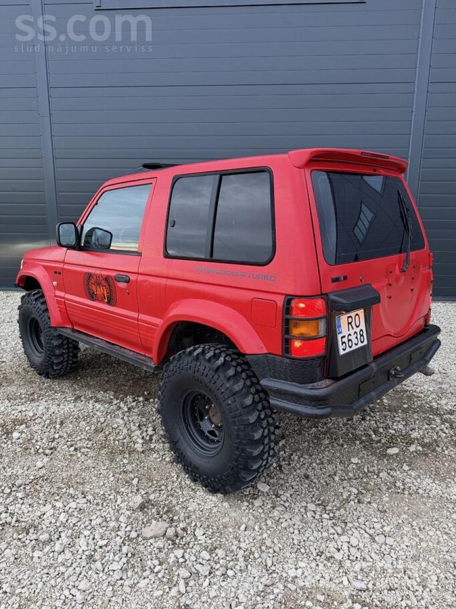Sarkans Mitsubishi Pajero 1998 Balvi, ar dzinēja tilpumu 3.20 L un nobraukumu 200 tūkst. km par 7499 €, foto 4 vietnē AUTOMOTO.COM.LV