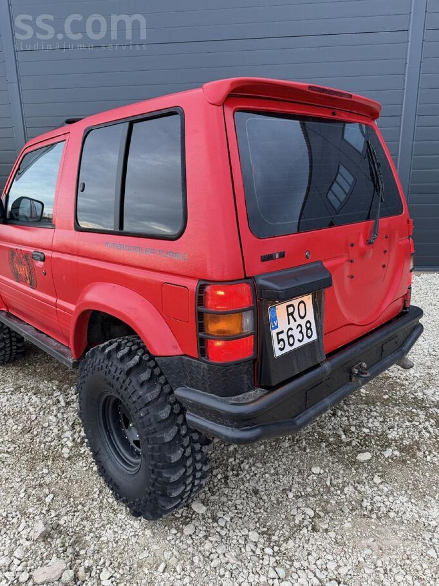 Sarkans Mitsubishi Pajero 1998 Balvi, ar dzinēja tilpumu 3.20 L un nobraukumu 200 tūkst. km par 7499 €, foto 5 vietnē AUTOMOTO.COM.LV