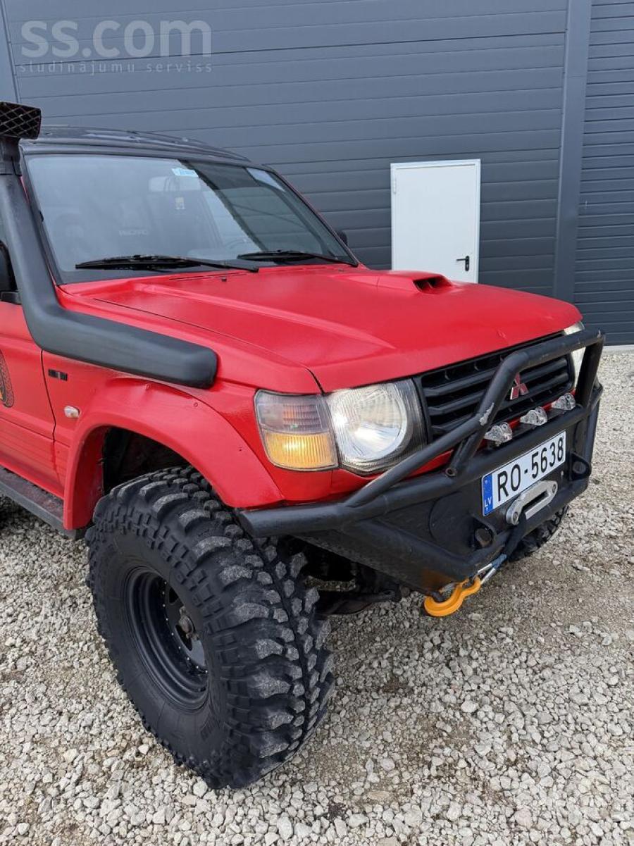 Sarkans Mitsubishi Pajero 1998 Balvi, ar dzinēja tilpumu 3.20 L un nobraukumu 200 tūkst. km par 7499 €, foto 10 vietnē AUTOMOTO.COM.LV
