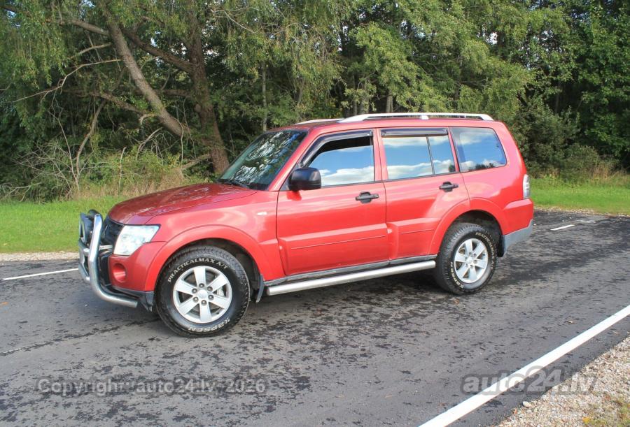 Red Mitsubishi Pajero 2007 in Rapla, with an engine capacity of 3.20 L and mileage of 350 thousand km for 5390 €, photo 1 on AUTOMOTO.COM.LV