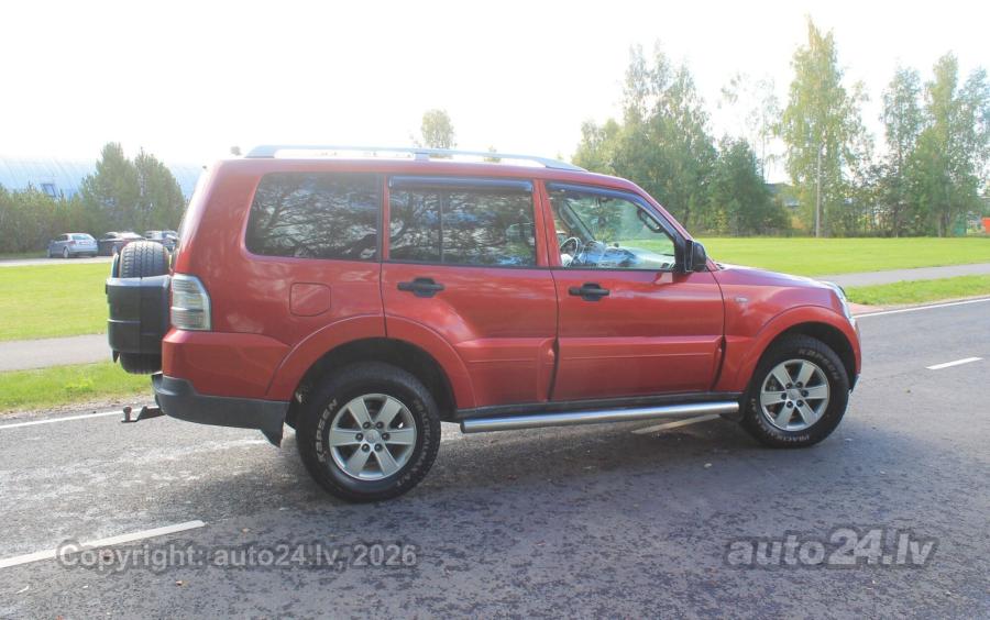 Red Mitsubishi Pajero 2007 in Rapla, with an engine capacity of 3.20 L and mileage of 350 thousand km for 5390 €, photo 11 on AUTOMOTO.COM.LV