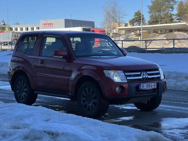 Sarkans Mitsubishi Pajero 2009 Rēzekne, ar dzinēja tilpumu 3.20 L un nobraukumu 158 tūkst. km par 6850 €, foto 3 vietnē AUTOMOTO.COM.LV