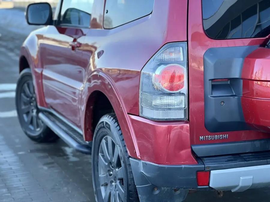 Sarkans Mitsubishi Pajero 2009 Rēzekne, ar dzinēja tilpumu 3.20 L un nobraukumu 158 tūkst. km par 6850 €, foto 7 vietnē AUTOMOTO.COM.LV