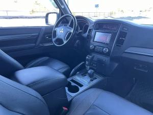 Sarkans Mitsubishi Pajero 2009 Rēzekne, ar dzinēja tilpumu 3.20 L un nobraukumu 158 tūkst. km par 6850 €, foto 8 vietnē AUTOMOTO.COM.LV