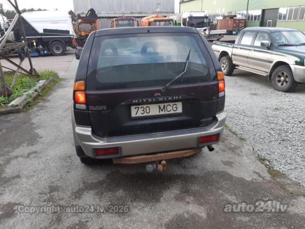 Melns Mitsubishi Pajero Sport 2000 Tallina, ar dzinēja tilpumu 2.50 L un nobraukumu 265 tūkst. km par 4340 €, foto 3 vietnē AUTOMOTO.COM.LV