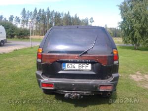 Melns Mitsubishi Pajero Sport 2001 Tallina, ar dzinēja tilpumu 2.50 L un nobraukumu 0 tūkst. km par 2500 €, foto 4 vietnē AUTOMOTO.COM.LV