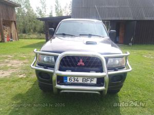 Melns Mitsubishi Pajero Sport 2001 Tallina, ar dzinēja tilpumu 2.50 L un nobraukumu 0 tūkst. km par 2500 €, foto 5 vietnē AUTOMOTO.COM.LV