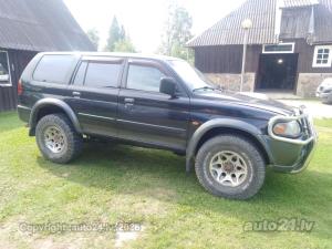 Melns Mitsubishi Pajero Sport 2001 Tallina, ar dzinēja tilpumu 2.50 L un nobraukumu 0 tūkst. km par 2500 €, foto 6 vietnē AUTOMOTO.COM.LV