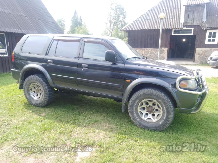 Melns Mitsubishi Pajero Sport 2001 Tallina, ar dzinēja tilpumu 2.50 L un nobraukumu 0 tūkst. km par 2500 €, foto 6 vietnē AUTOMOTO.COM.LV