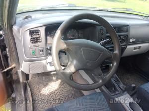 Melns Mitsubishi Pajero Sport 2001 Tallina, ar dzinēja tilpumu 2.50 L un nobraukumu 0 tūkst. km par 2500 €, foto 7 vietnē AUTOMOTO.COM.LV