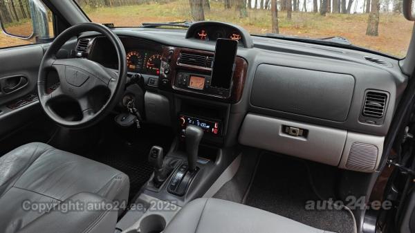 Black Mitsubishi Pajero Sport 2003 in Parnu, with an engine capacity of 3.00 L and mileage of 229 thousand km for 4400 €, photo 11 on AUTOMOTO.COM.LV